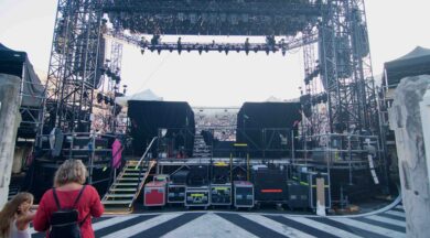 Christien Methot debuts his Light:Bridge across the Seine in Paris with ...