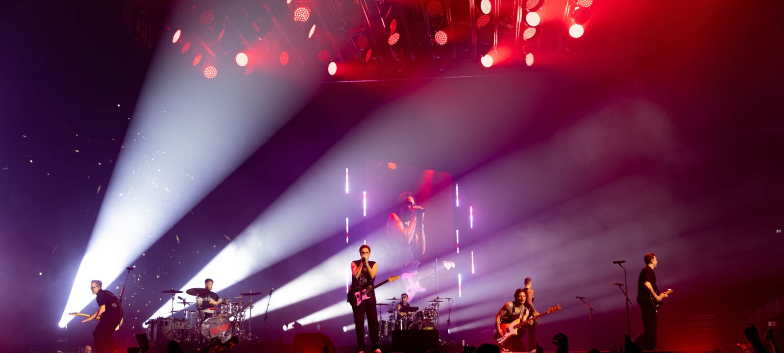 Sam Parry throws some shapes with Ayrton for Busted vs McFly Tour of UK ...